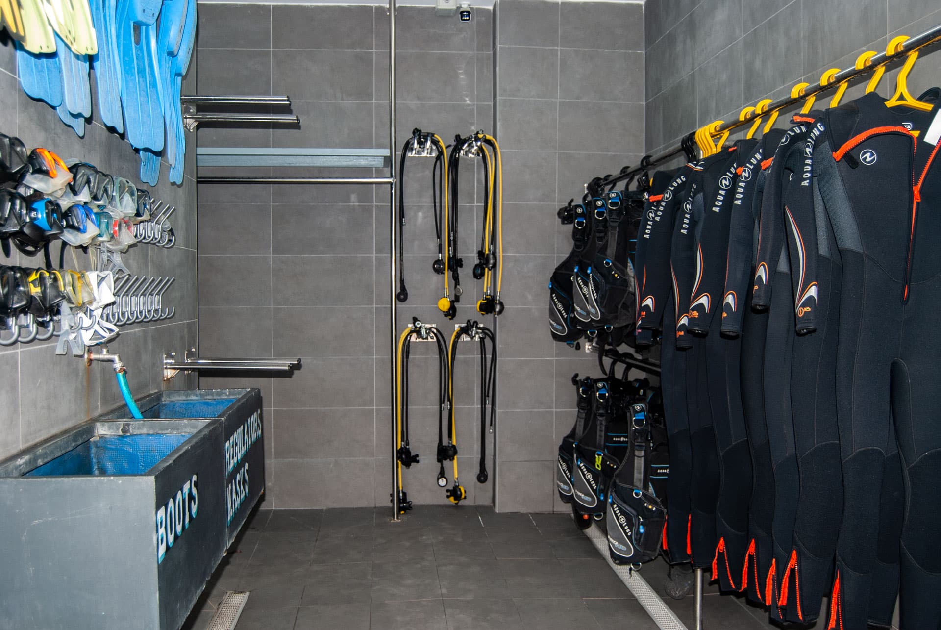 Get to know our facilities. You'll love them! | Mojo Dive